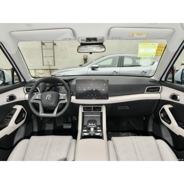 Quality 2024 401km Transcendence SUV White Exterior Color BYD Yuan UP with Advanced for sale