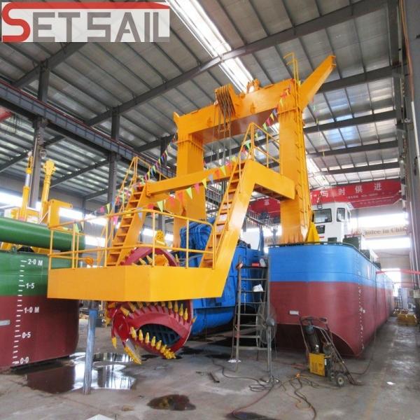 Quality 700m3 Capacity 18 Inch Cutter Suction Dredger with 38m Total Length PLC Siemens System for sale