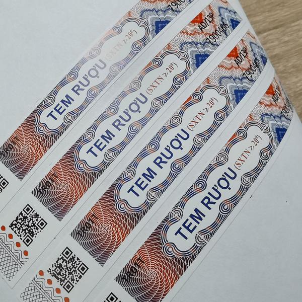 Quality Waterproof Wine Label Stickers with Tear Resistant Permanent Adhesive Roll for sale