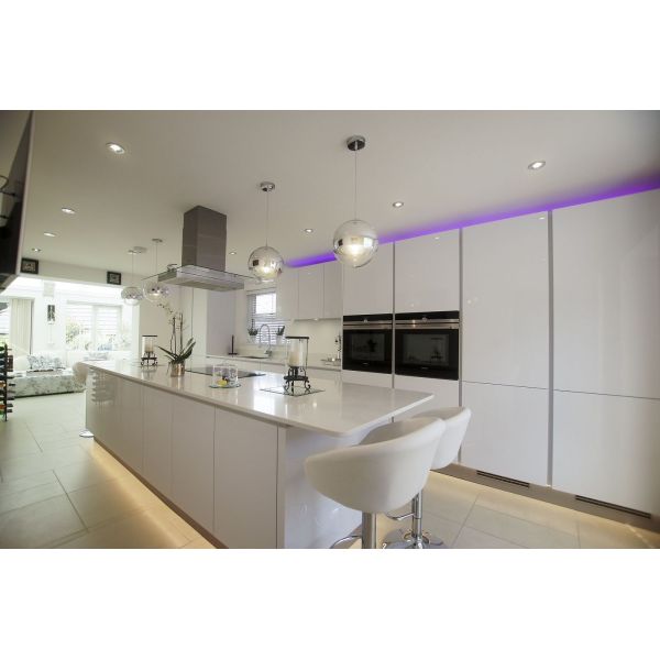 Quality Waterproof Fireproof Kitchen Cabinet with Solid Wood and Customizable Modular for sale