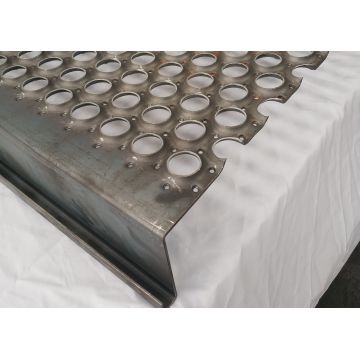 Quality 10 Diamond Grip Strut Safety Gratings 24" Width 10 Gauge 16 Gauge for sale