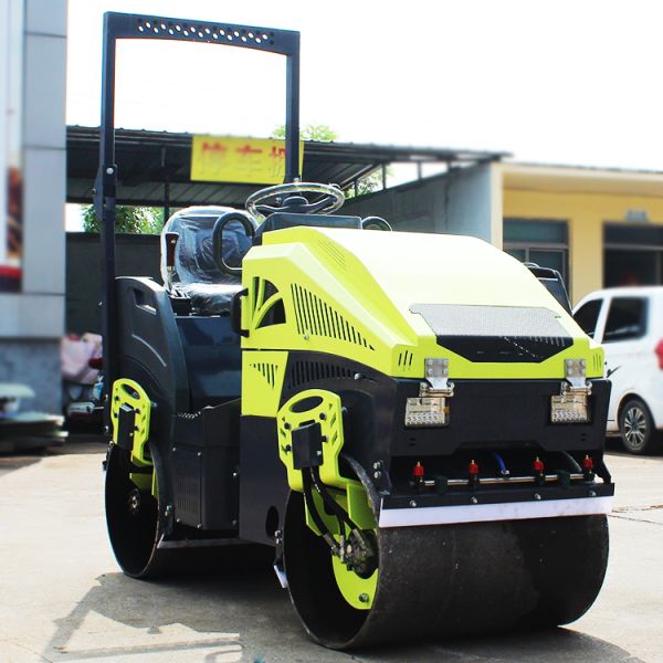 Quality Small Vibratory Road Roller with Hydraulic Features Mini Road Roller Compactors for sale