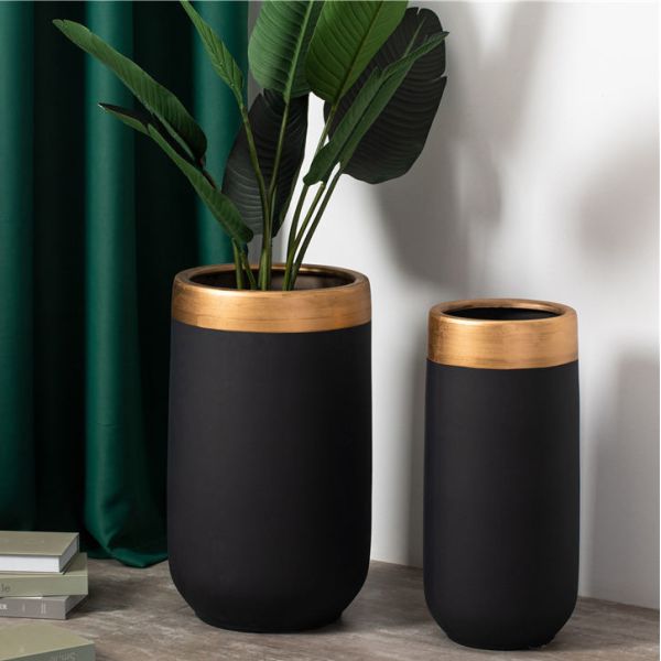 Quality New Design Home Balcony Decorative Porcelain Luxury Planter Black Matte Ceramic Flower Pot For Gardening for sale