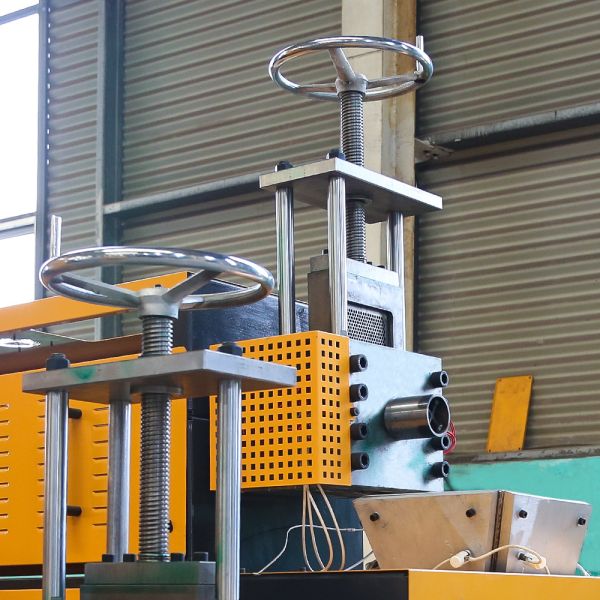 Quality plastic pelletizing machine PS plastic product recycling machine for sale