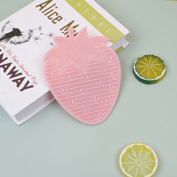 Quality Silicone Makeup Beauty Tools Strawberry Type Brush Cleaning Pad for sale