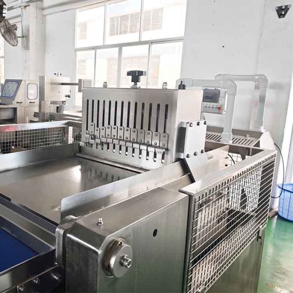 Quality Adjusted Cutting Angle Automated Meat Bandsaw For For High Volume Meat for sale