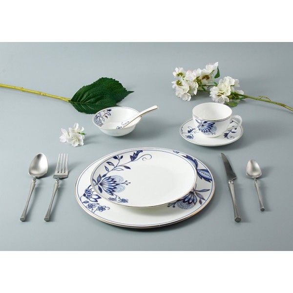 Quality OEM ODM Glossy Surface 45% Bone China Dinnerware Set for sale