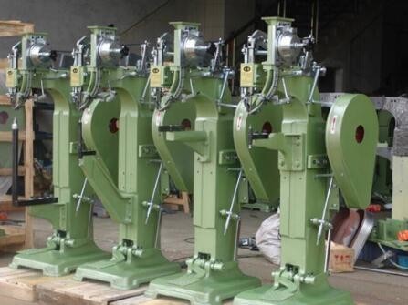Quality 3/4HP Steel Nail Machine , Luggage Rivet Machine For Trolley Bag Production for sale