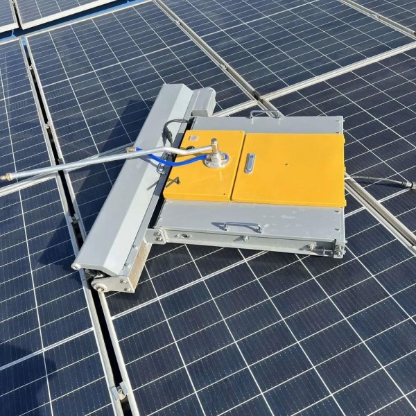 Quality Crawler Automatic Solar Plate Washing Machine Wireless Remote Control for sale
