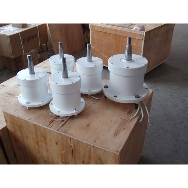 Quality low noise vertical axis wind generator with low start-up wind speed vawt for sale