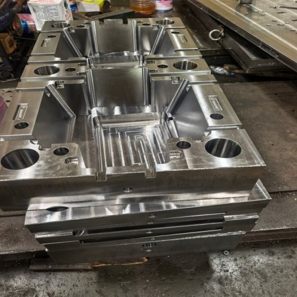 Quality JIS Standard Precision Hot Forging Die Custom Size Injection Mold Base for for sale