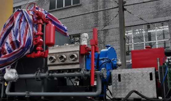 Quality HTB250 Light Weight Oilfield Vehicle Pump With Flow Rate 13-80m³/H @ Pressure 10-35Mpa for sale