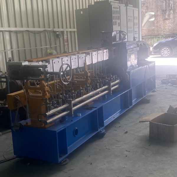 Quality Used 50-barrel twin-screw extruder for sale