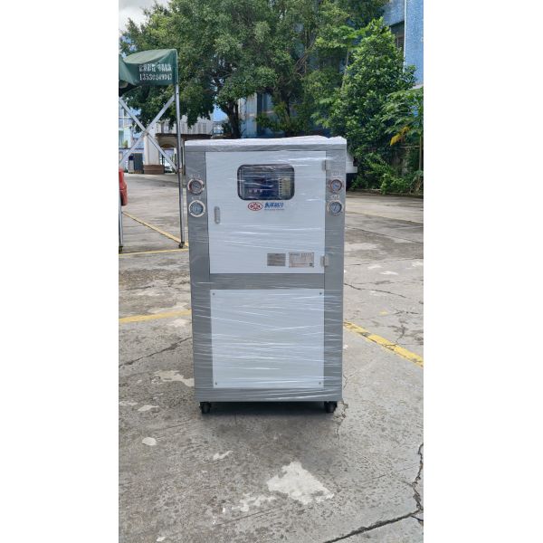 Quality CO2 Laser Air Cooled Water Chiller with Scroll Type Compressor and Microprocessor Control System for sale