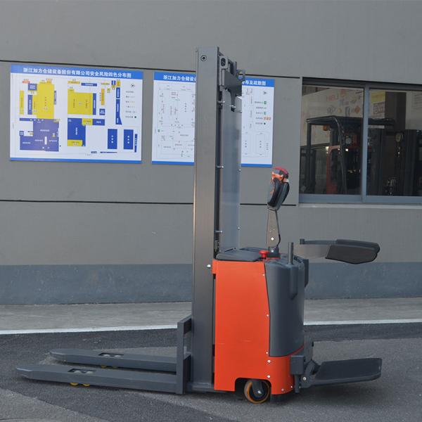 Quality Battery Operated Stacker Electric 2000kg Lifting Height 2600mm for sale