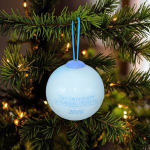 Quality Customized Hand Painted Christmas Tree Decoration Glass Ball with Size and Logo for sale