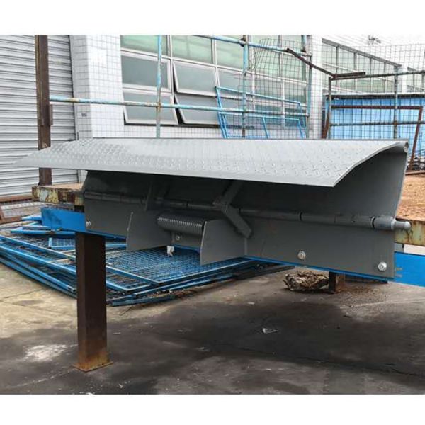 Quality Manual Mechanical Leveler Warehouse Dock Leveler 6000kg Loading Capacity for sale