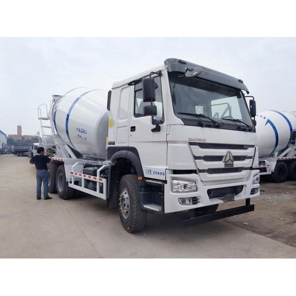 Quality Heavy Duty Second Hand 9M3 Howo Concrete Mixer Truck for sale