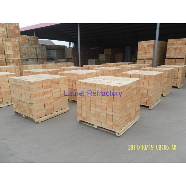 Quality Good Thermal Insulation Performance Fire Clay Brick Light Weight for sale