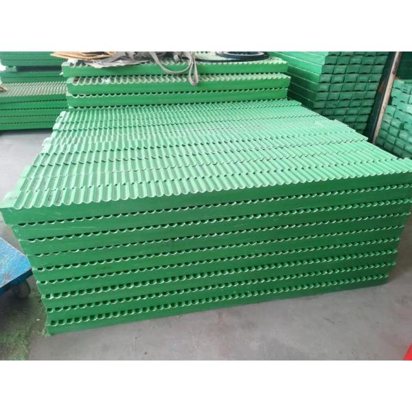 Quality Anti Suncrack Humidity Resistance Hoist Plastic Lining Plate for sale