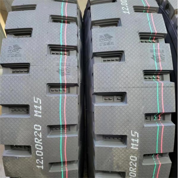 Quality 1200R20 HEAVY DUTY TRUCK TIRE for sale
