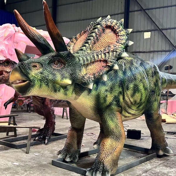Quality Real High-quality Professional Animatronic Dinosaur Triceratops Model for sale