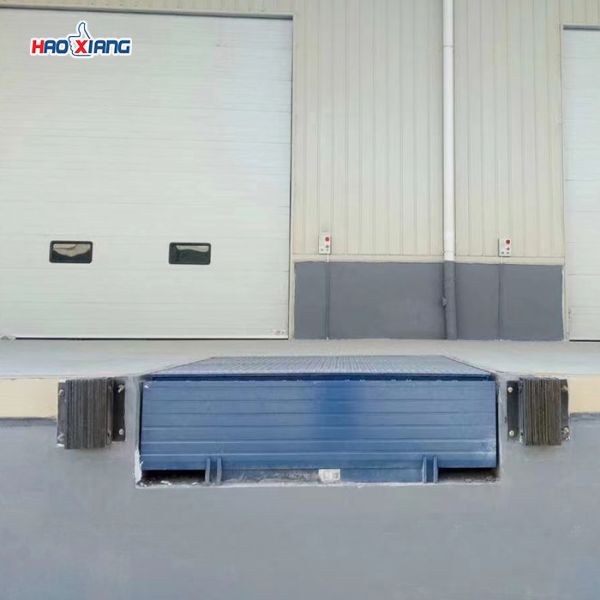 Quality Safety 20000kgs Hyd Warehouse Loading Dock Ramps For Forklifts for sale