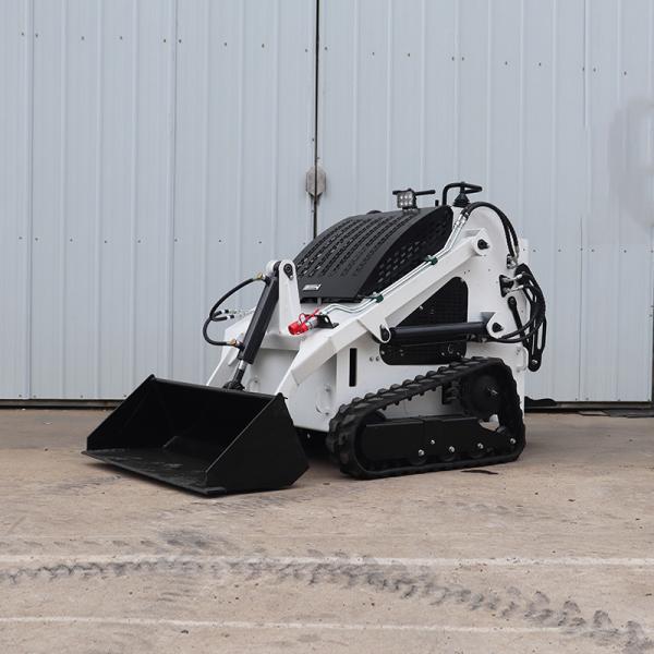 Quality Versatile Diesel Euro 5 Mini Skid Steer Loader With Bucket for sale