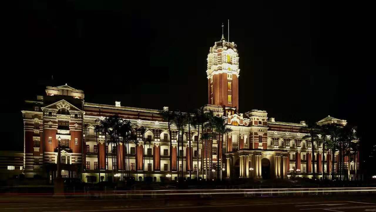 The LED flood lighting fixture is designed and suitable for outdoor lighting for park, hotel, villa, plaza, museum, stadium, sculpture, monument, tree, temple, church, mountain and etc.