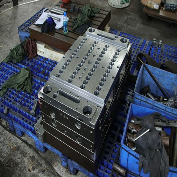 Quality P20 1.2083 Custom Made Plastic Injection Mold Base for sale