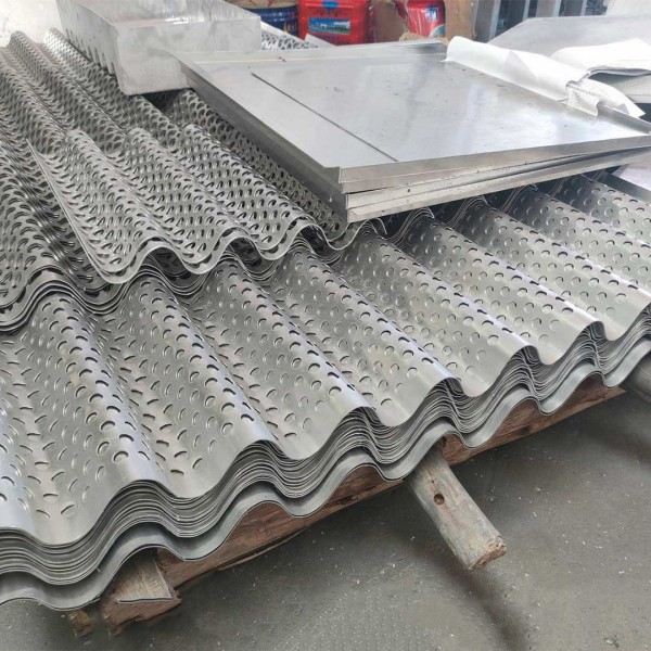 Quality Aluminum Perforated Corrugated Metal Wall Panels Fireproof 600X2000 for sale