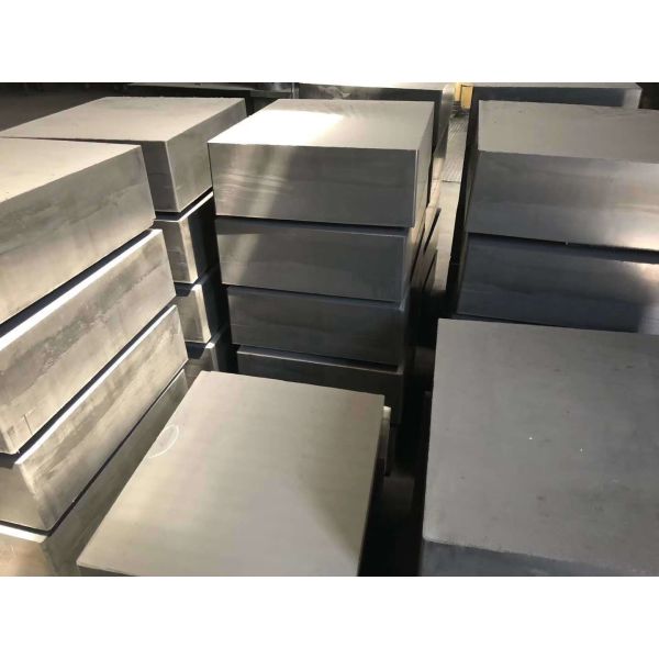 Quality 191g/cm3 Bulk Density Isostatic EDM Graphite Customizable for Plastic Injection for sale