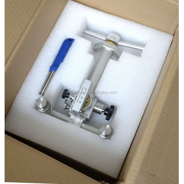 Quality Efficiently Designed Pneumatic Pressure Comparison Pump with M20X1.5 Female Connector for sale