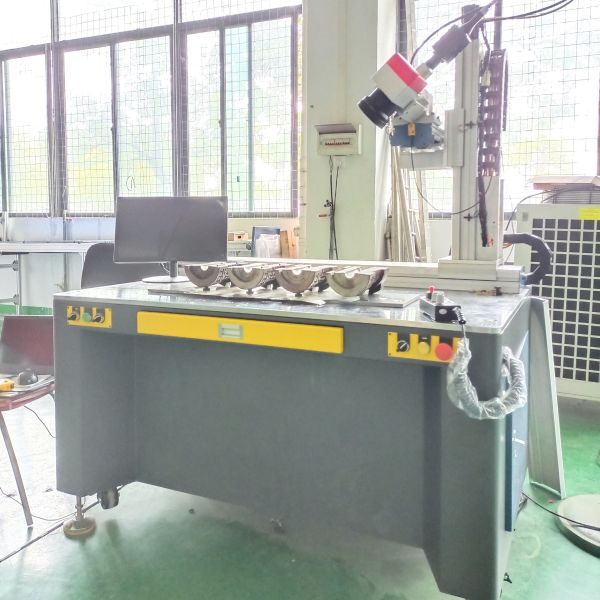 Quality 2KW Fiber Laser Welding Machine with CCD Vision System for sale