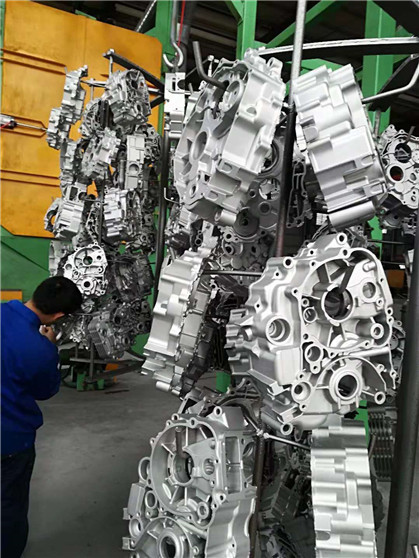 Quality Surface Treatment Catenary Shot Blasting Machine 7 Blastwheels for sale