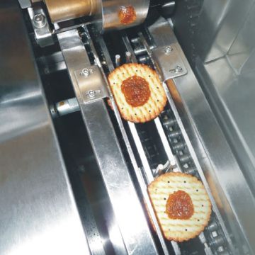 Quality Cracker Sandwich Biscuit Manufacturing Machine , Automatic Cookie Making Machine for sale