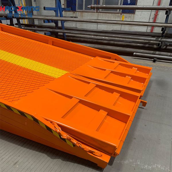 Quality Trailers 10T Folding Dock Ramp Temporary Loading Dock Customized for sale