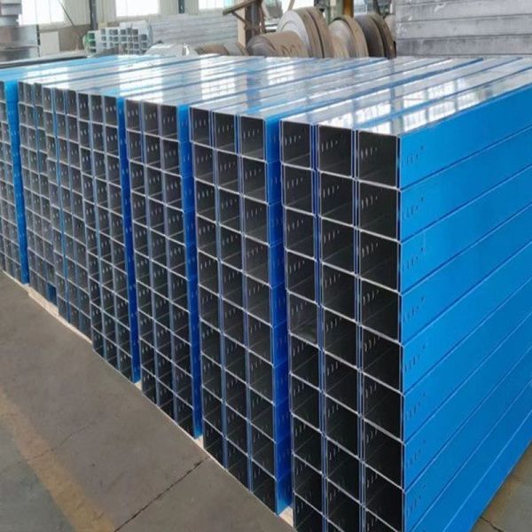 Quality 500kg Load Capacity Solid Cable Tray for Wall Mount Installation for sale