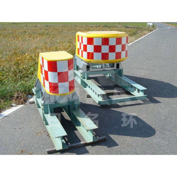 Quality Fork Road Anti Collision Highway Crash Attenuator Aluminum Alloy for sale