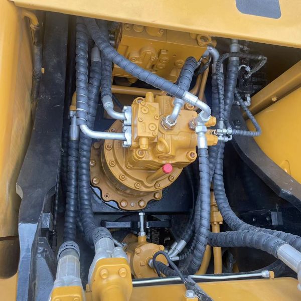 Quality High Work Efficiency Second Hand Sany215C-pro Excavator with 0.93m3 Bucket for sale