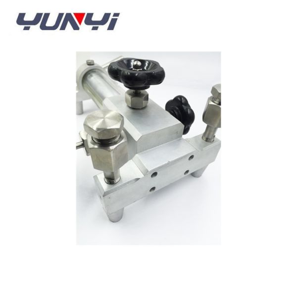 Quality Portable Manual Pressure Gauge Calibrator For Metrological Verification for sale