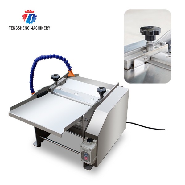 Quality 30pcs/min Fish Processing Machine Squid Cuttlefish Skin Peeler for sale