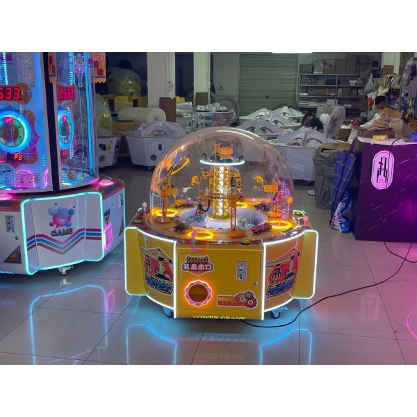 Quality 4 People Candy Arcade Machine Capsule Toy Game Machine Customizable for sale