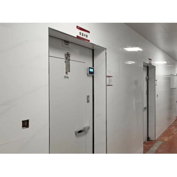 Quality Customized Seafood 100mm Thickness Fridge Freezer Cold Room Rounded Corner for sale