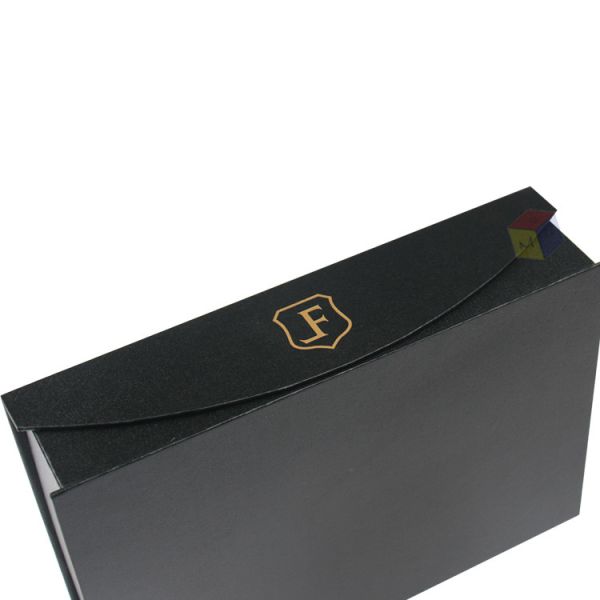 Quality Luxury Custom Logo Magnetic Closure Paper Scarf Gift Box Cardboard Packaging for sale