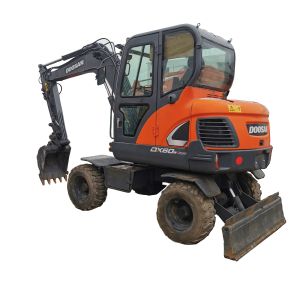 Quality DOOSAN DX60W Excavator Affordable and Energy-Saving for Crushing Used Hand for sale