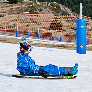 Quality Plastic PE Core Snowboard for Kid in Winter Snow Season Child Lightweight Snow for sale