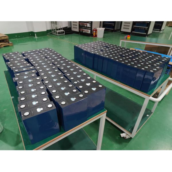 Quality Grade A+ Deep Cycle CALB Lifepo4 lithium Battery cell 314ah L173F314A off grid for sale