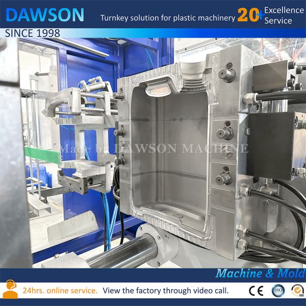 Quality Customizable Automatic 15L 20L 25L HDPE Jerry Can Blow Molding Machine Plastic for sale