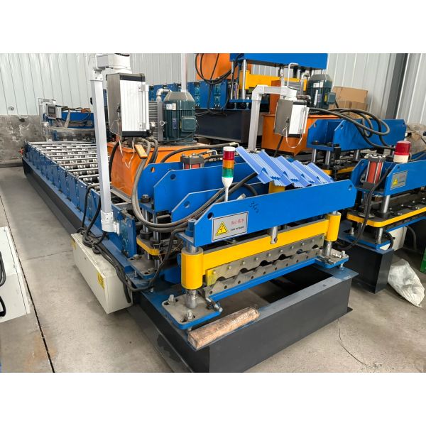 Quality Hydraulic Punch Roof Tile Roofing Roll Forming Machine Automatic High Efficiency & Durable Energy Saving with Gear and Motor for sale